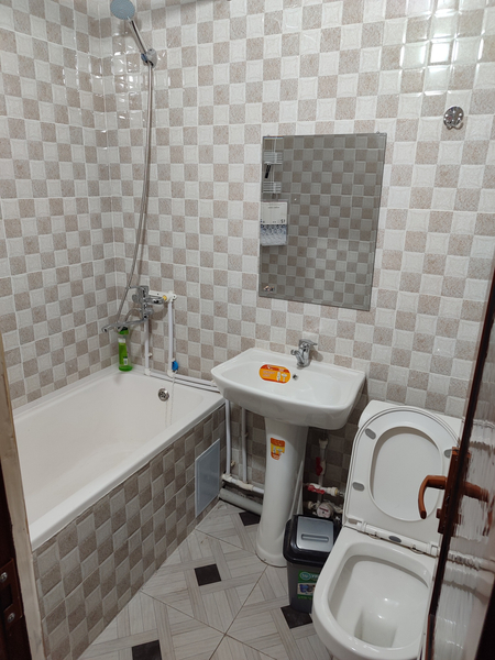 Buxoro shahrida 2 xonali uy ijaraga beriladi