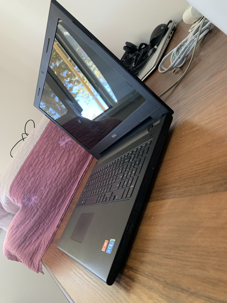 Продается ноутбук DELL