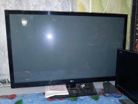 Плазменный телевизор фирмы LG