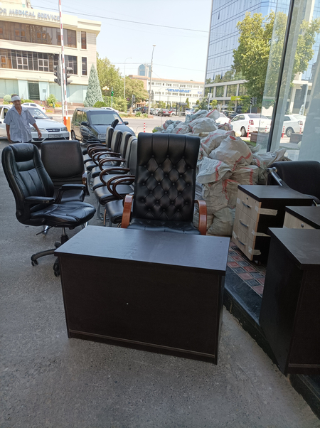 Перевозка офис мебель домашние веще ,