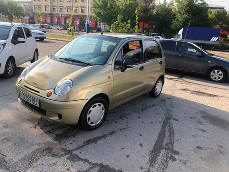 Matiz sotiladi 2009 yil xolati yaxshi yurib turgan moshina