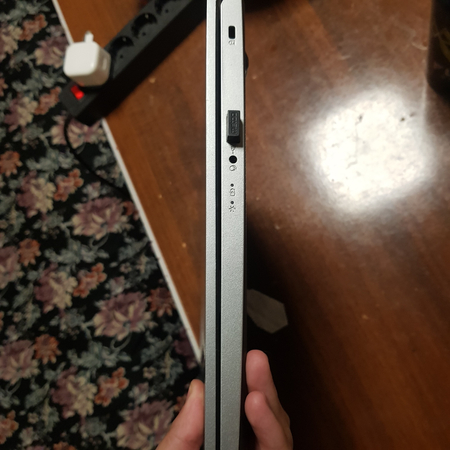 Acer aspire 3 core i5-1235U 1.30GHz Full HD 1080
Operativ xotira 8 GB