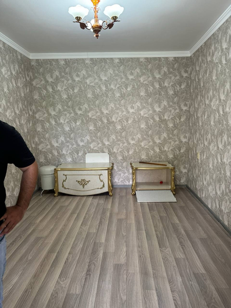 Срочно сдам  участик  Хонобод 3 ком. 6 сотик  300$