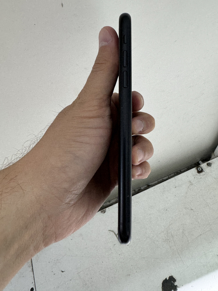 iPhone xr 64 holati zor turbasim