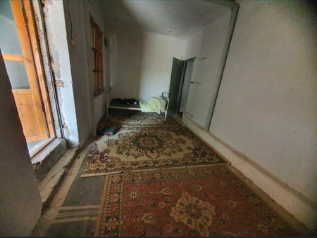 Dala Hovli  ayraportda