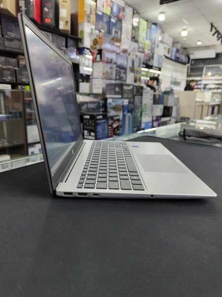 HP 250 G10 (i5-1335U/8/512)