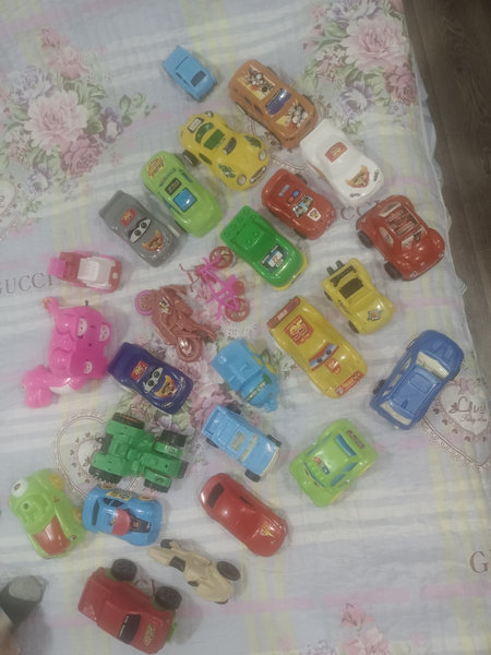 Продаются игрушки