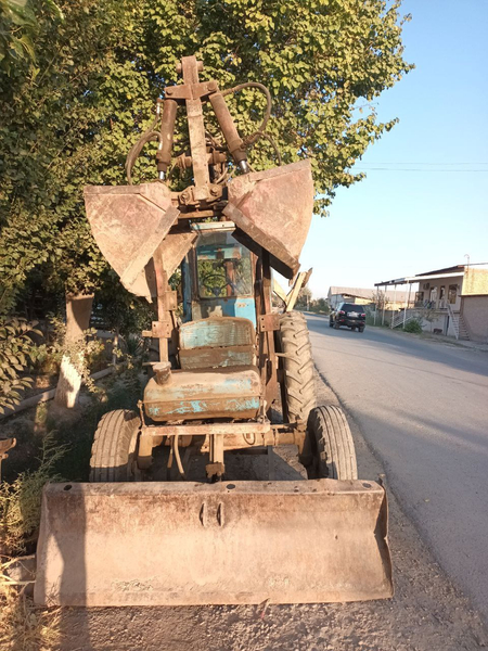 Tiraktor T 28 KIRAN 45 mln Yana kelishamix