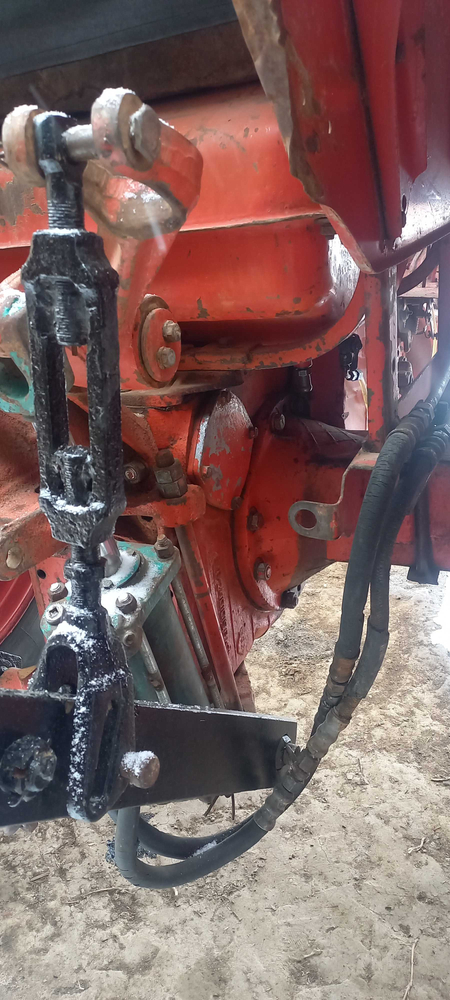 Traktor t28 radnoy naxadu