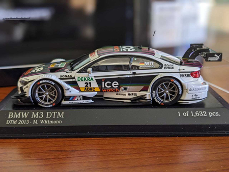 Коллекционная модель BMW M3 DTM 2013 в масштабе 1/43