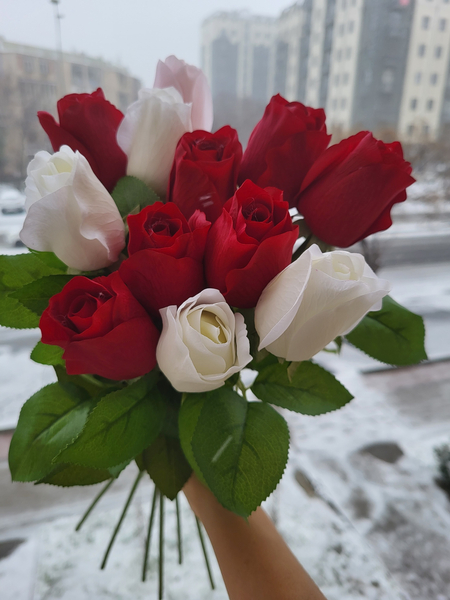 Розы искусственные