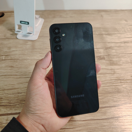 Samsung A24 sotiladi