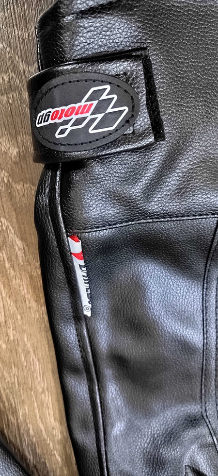 Продам мотокуртку dainese