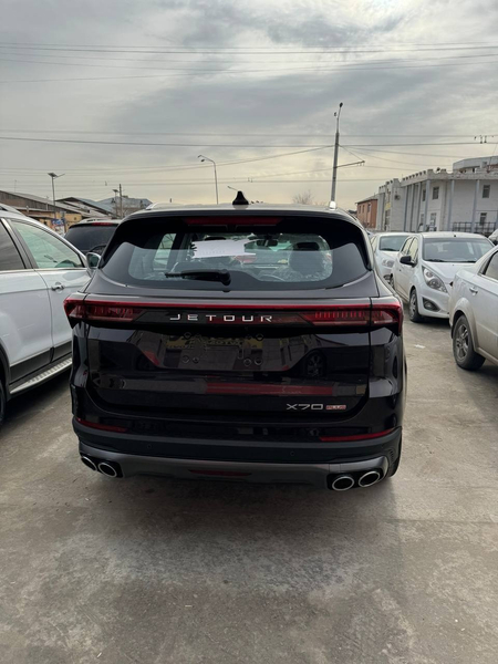 Jetour x70 2024 yang