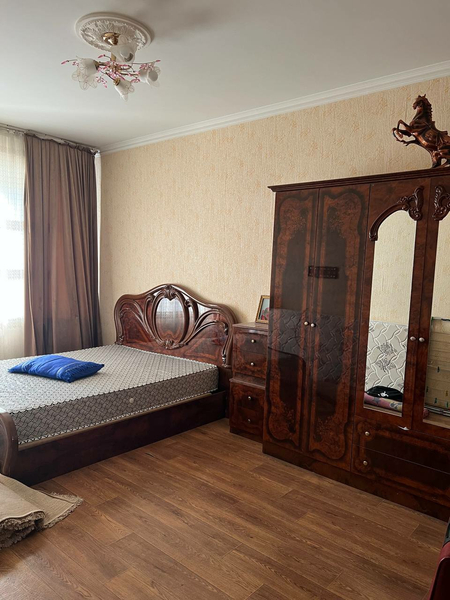 Продаётся квартира 4-х комнатная 80 кв.м