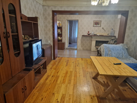 Дом с земельным участком