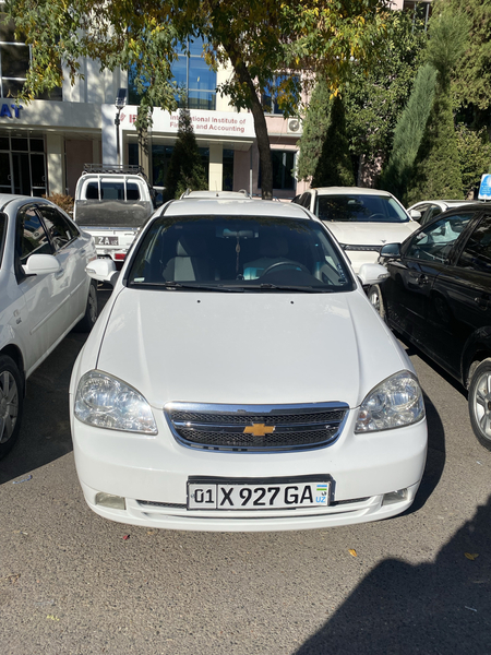 Lacetti sotiladi