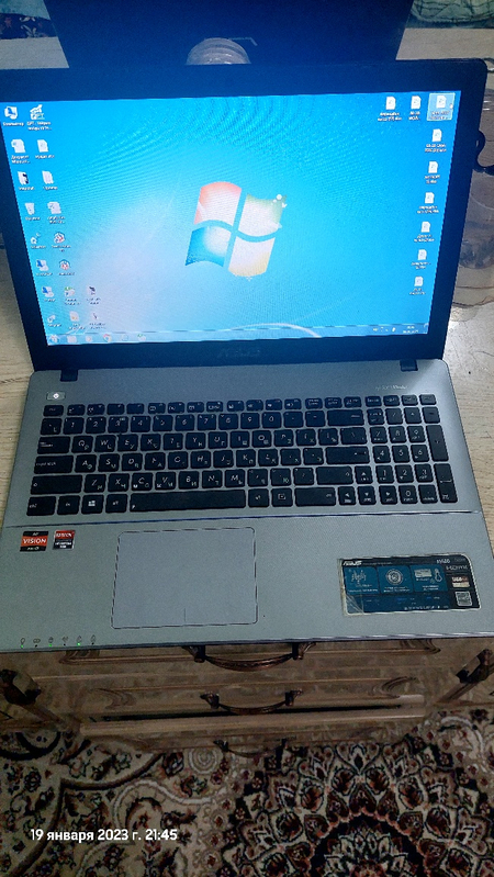 Nootebook Asus. Noutbook xolati super. Ishlashiga gap yoq.
