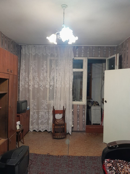 Продаётся 2/2/4 на мв.Феруза
