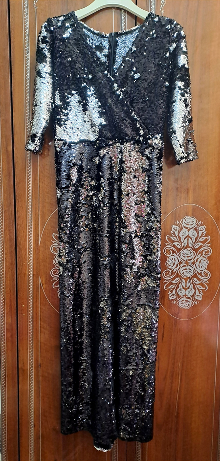 Шикарное платье в пайетках