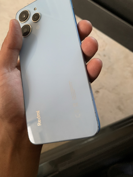 Redmi 12 4/128 gb srochni sotiladi