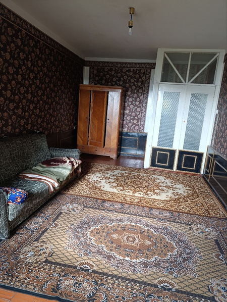 Продаётся  2-х комнатная  квартира в Янгихаётском районе
