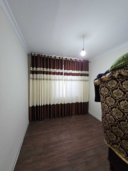 3 xonali 70m² 1-qavat sotiladi.