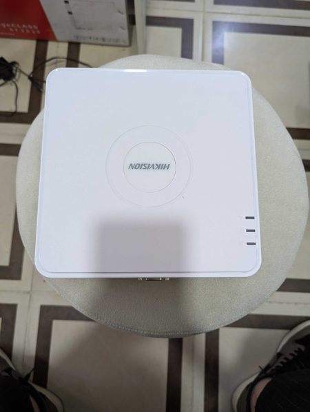 Продается комплект Hikvision + HDD 4TB