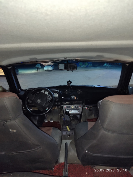 Niva 2121 qora srochna