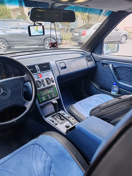Mercedes-Benz W202