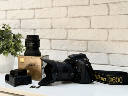 Nikon D600 профессиональная полнокадровая фотокамера.