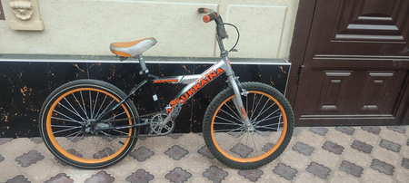 Velosiped srochna sotiladi