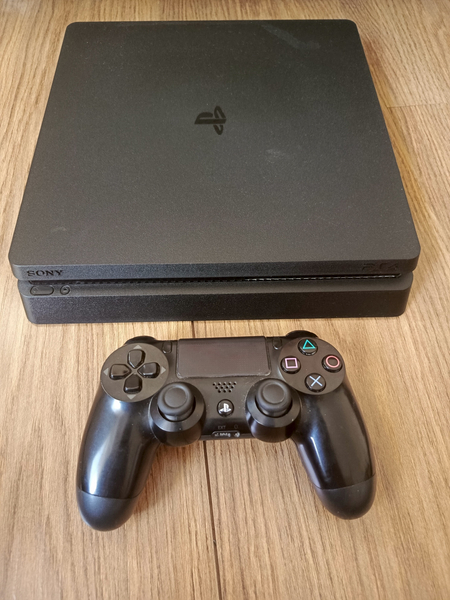 Playstation 4 slim 500gb +8ta oʻyinlar
