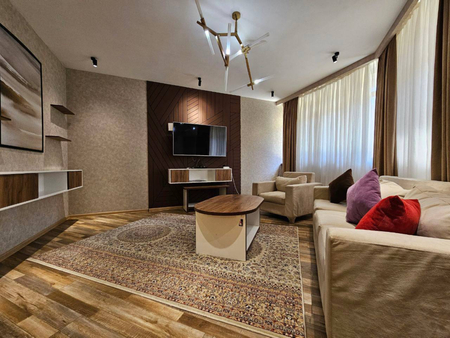 Продается квартира в новостройке 3/2/8 ЖК parisien яккасарайский район