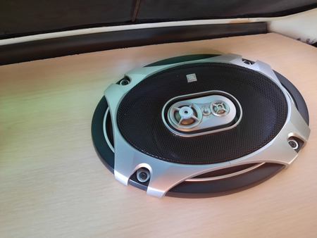 Продаю колонки JBL.