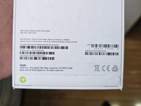 ПРОДАМ НОВЫЙ iPhone 15 Pro MAX (256GB) Natural Titanium/ SIM.