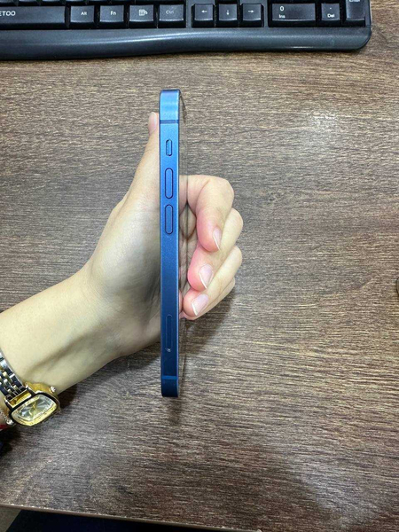 I Phone 13 mini blue