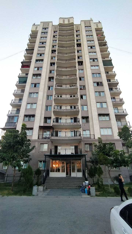 Янгиҳаёт т-ни, 3 хоналик (8/16) уй зудлик б-н сотилади