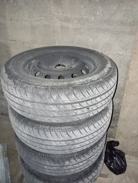 Qoqon diska,Nexen185/65/R14 balon sotiladi xolati alo