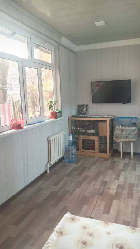 З хонали квартира сотилади 2 контурли котиол регисторлар ва тёплый пол