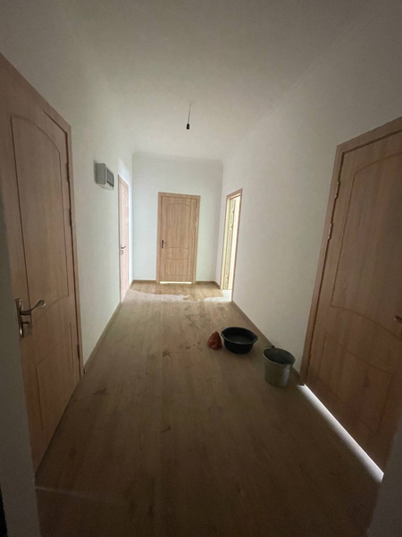 Zudlik bilan uy sotiladi 3 xonali