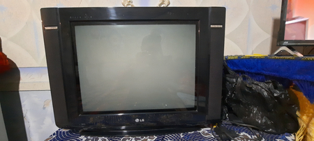 LG tv sotiladi soz holatda