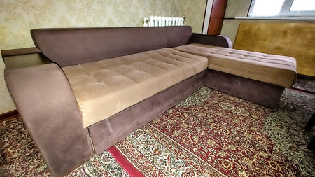 Продаю Деван угалок с кроватью.