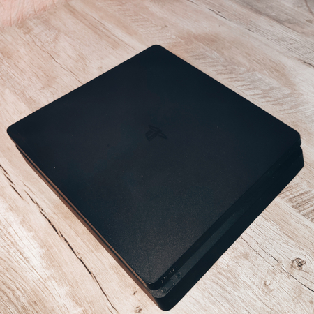 PlayStation 4 1TB 10игр