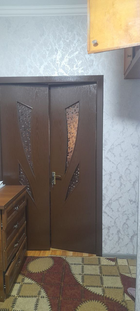 Продаётся 1 комнатная квартира на 1 этаже на Карасу 1.