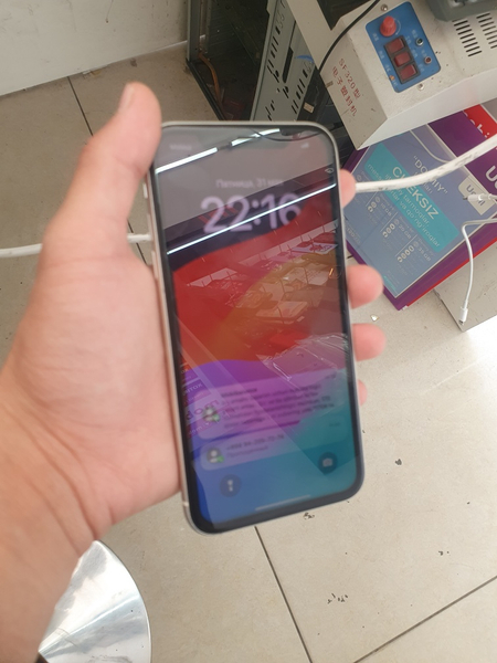 Iphone 11 white 64