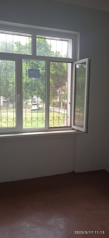Продается высокопотолочная квартира в городе Алмалык