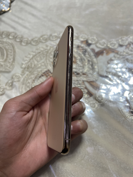 Iphone 11 pro gold ideall