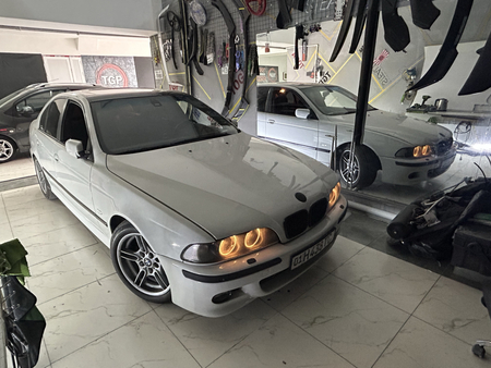 Срочно!! BMW e39 2001 год Japan фулл рестайлинг. Состояние Отличное!