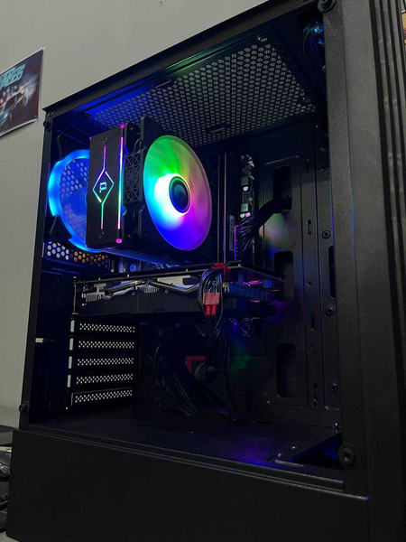 Игровой Компьютер! Core I3 12200F / RX580 8GB / DDR4 16GB /SSD 512GB